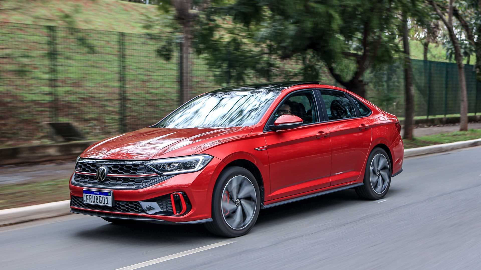 Teste VW Jetta GLI 2022: Aquele tênis de academia no porta-malas