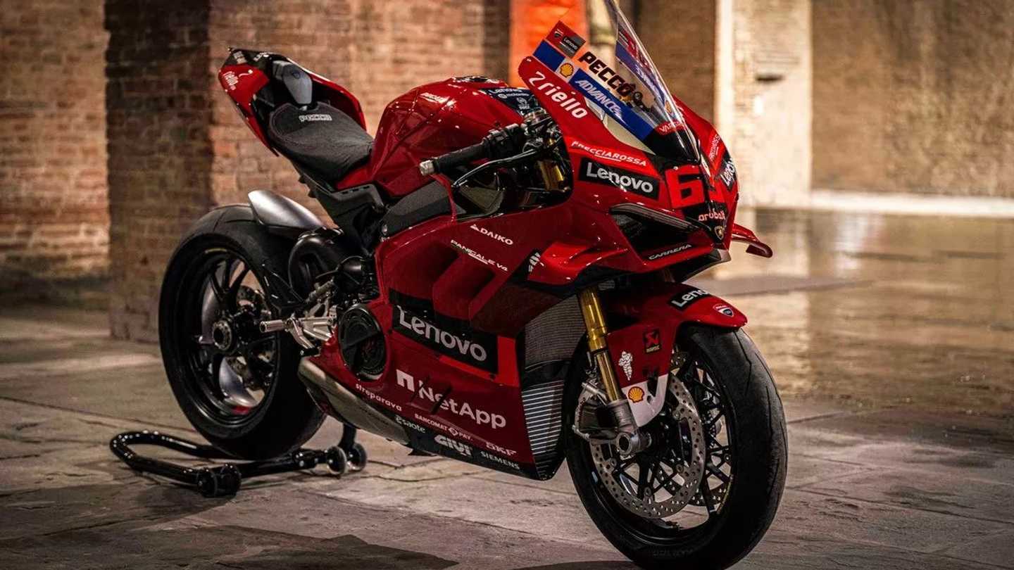 Ducati lanza dos motos por los títulos de Bagnaia y Bautista