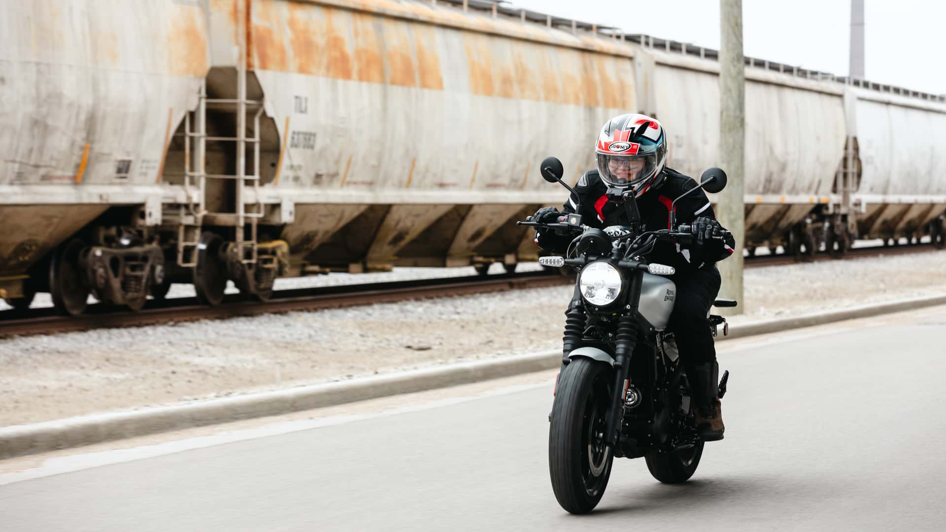 Royal Enfield's Guerrilla 450 Is a Genuinely Great Surprise of a Bike