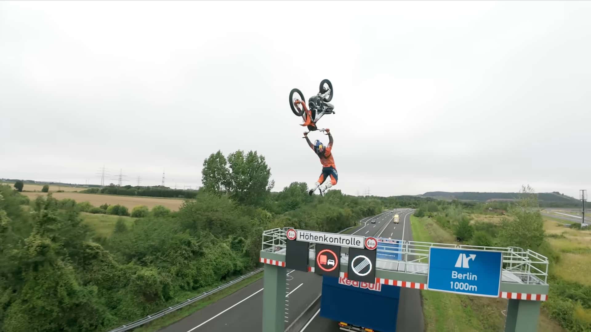 This Truck-to-Truck Backflip Might Be the Scariest Stunt Ever, It ...