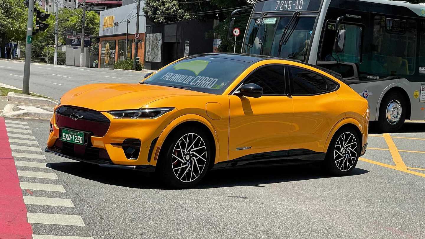 Flagra: Ford Mustang Mach-E GT Performance é testado no Brasil