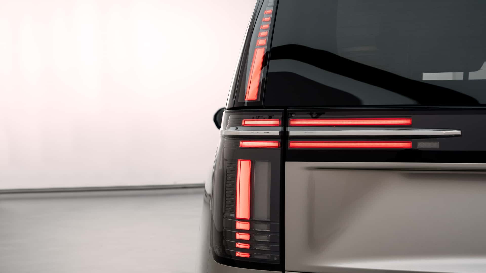 Volvo EM90 | AutoWeek