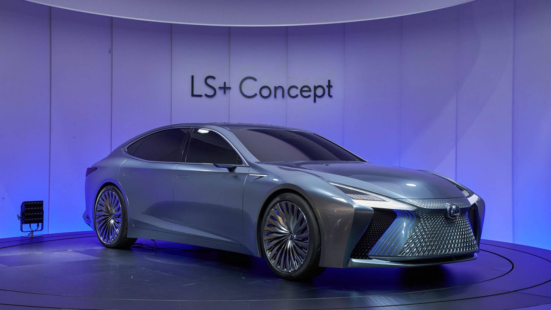 Lexus LS + Concept aposta em futuro com atualizações como no smartphone
