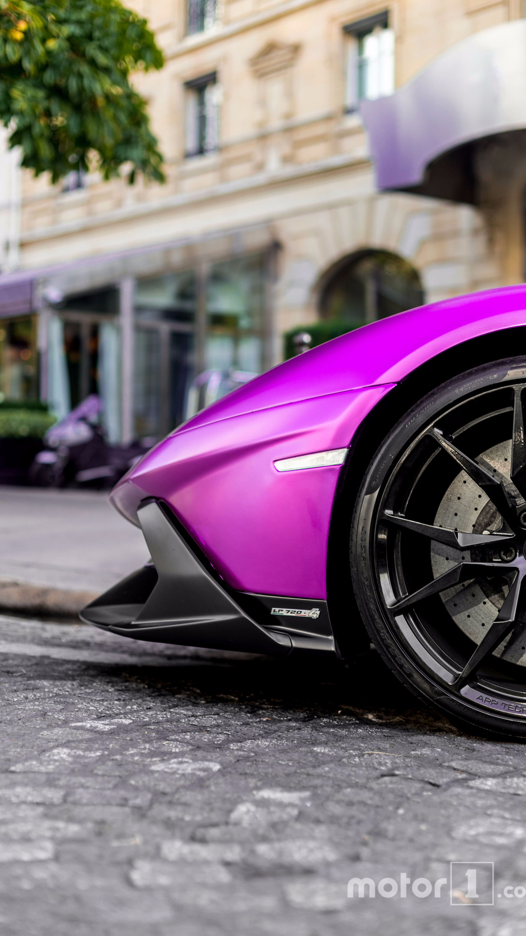 PHOTOS - Que diriez-vous d'une Lamborghini Aventador violette