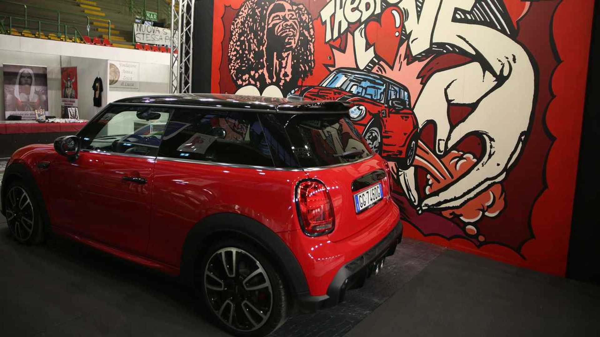 MINI, a Lucca Comics un'opera che celebra i 20 anni del modello