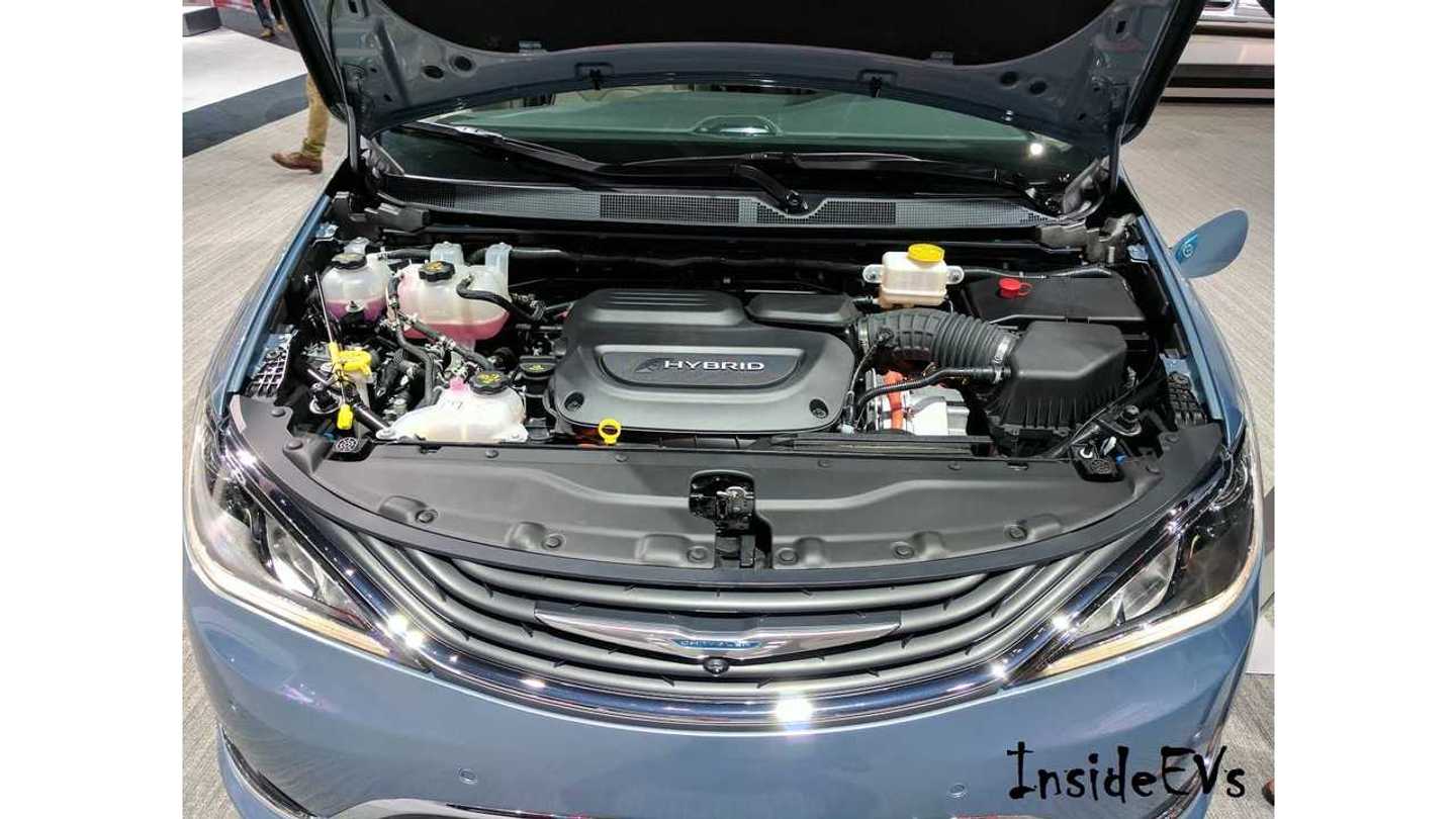 WardsAuto Explains Why 2017 Chrysler Pacifica Hybrid Is Deserving Of ...