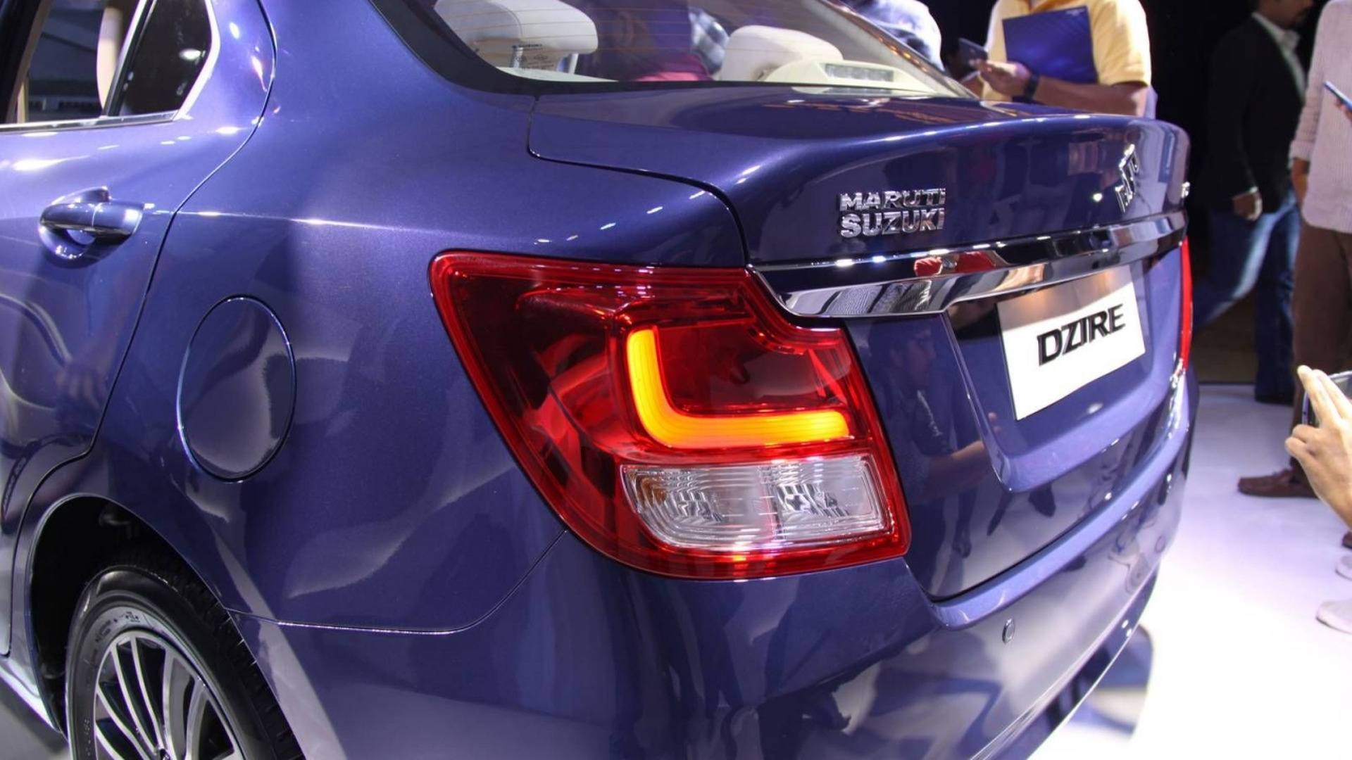 Suzuki Dzire 2018 é a versão sedã do novo Swift