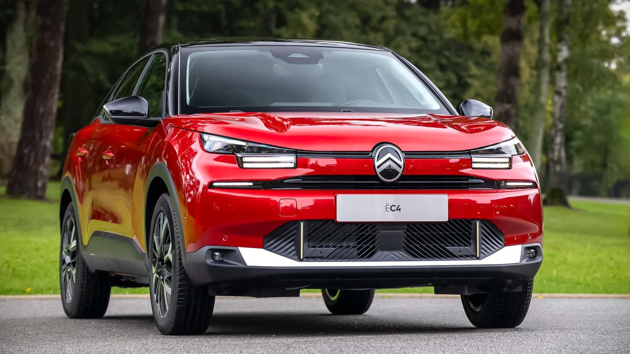Citroën C4 y C4 X 2025: elegantes y con electrificación sencilla