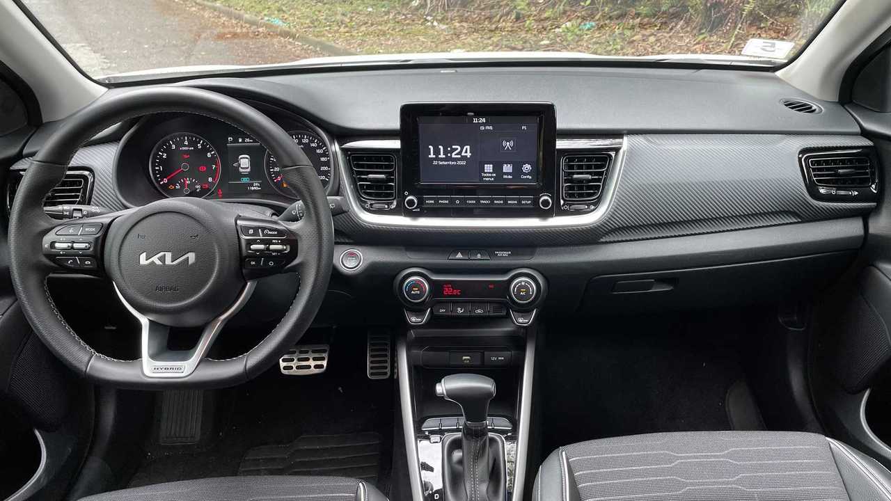 Kia Stonic híbrido-leve: como anda e quanto consome o pequeno SUV