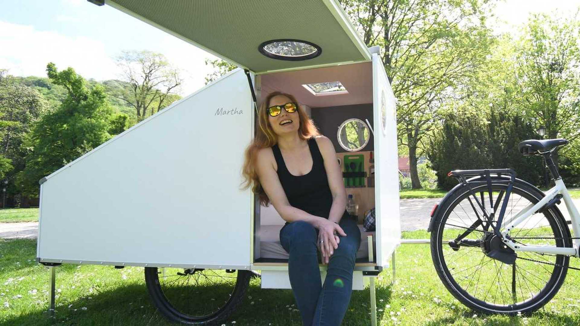 Check Out This Rad E-Bike Trailer That You Can Camp In
