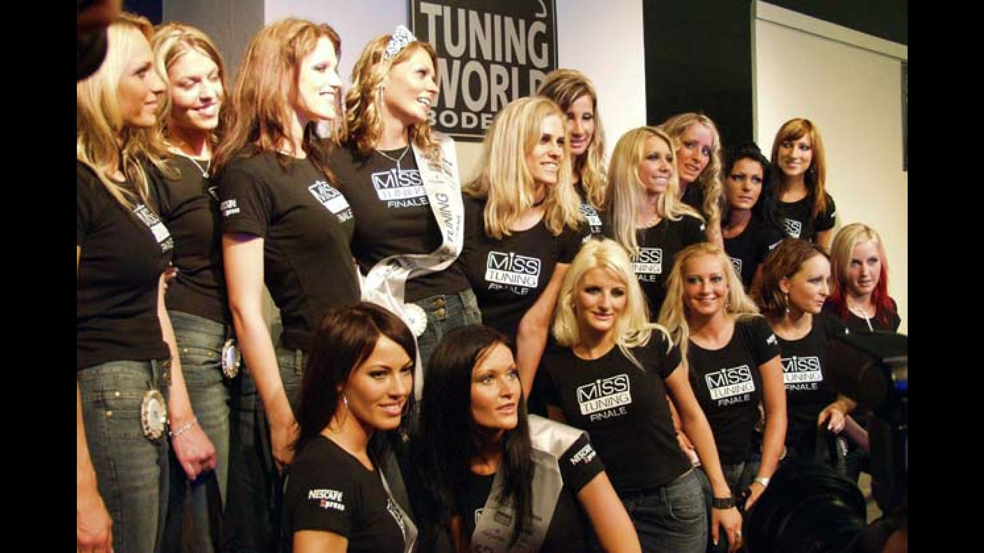 Miss Tuning Kalender 2006: Zwölf Mal sexy Kurven