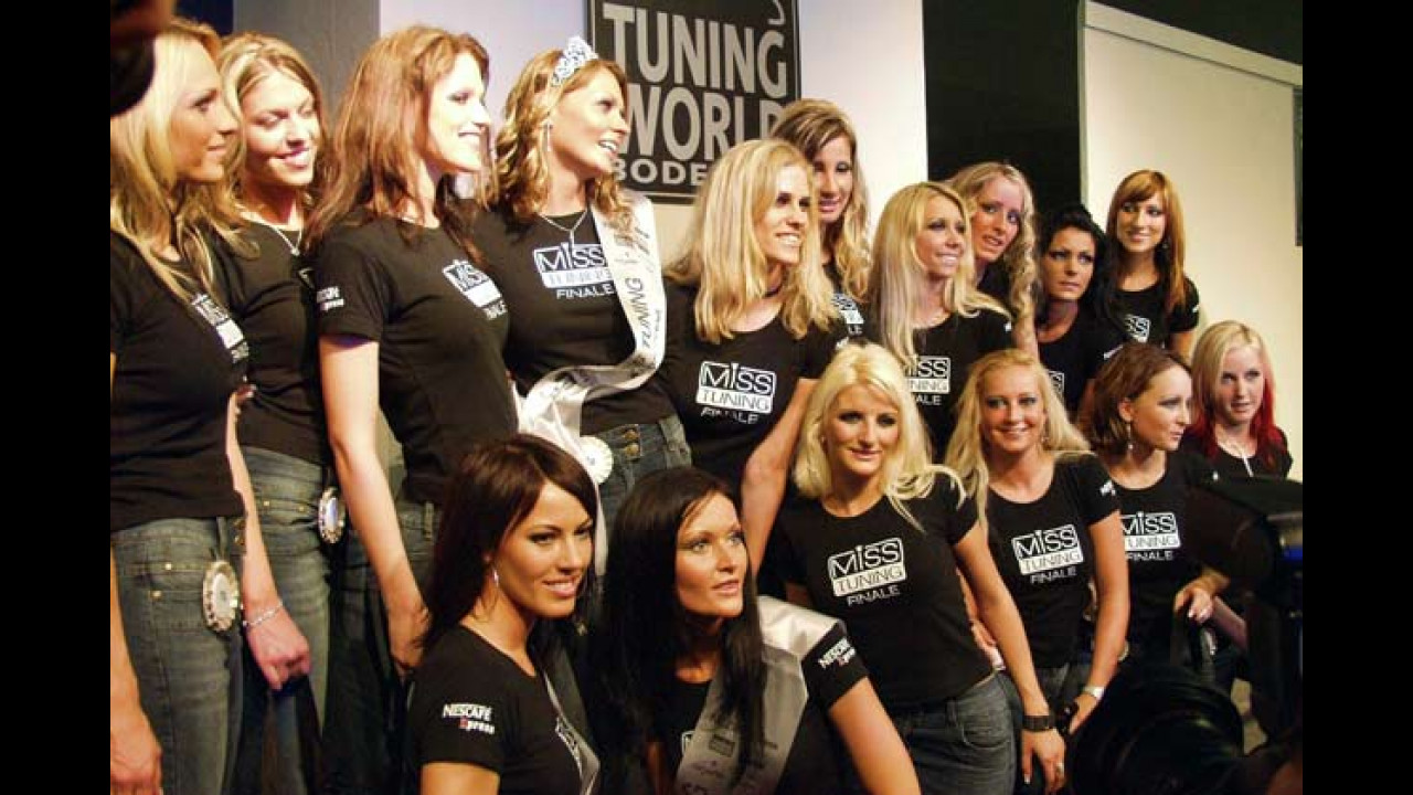Miss Tuning Kalender 2006: Zwölf Mal sexy Kurven