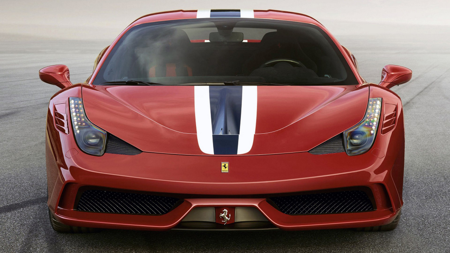 Ferrari 458 Speciale vs 488 Pista, scontro generazionale