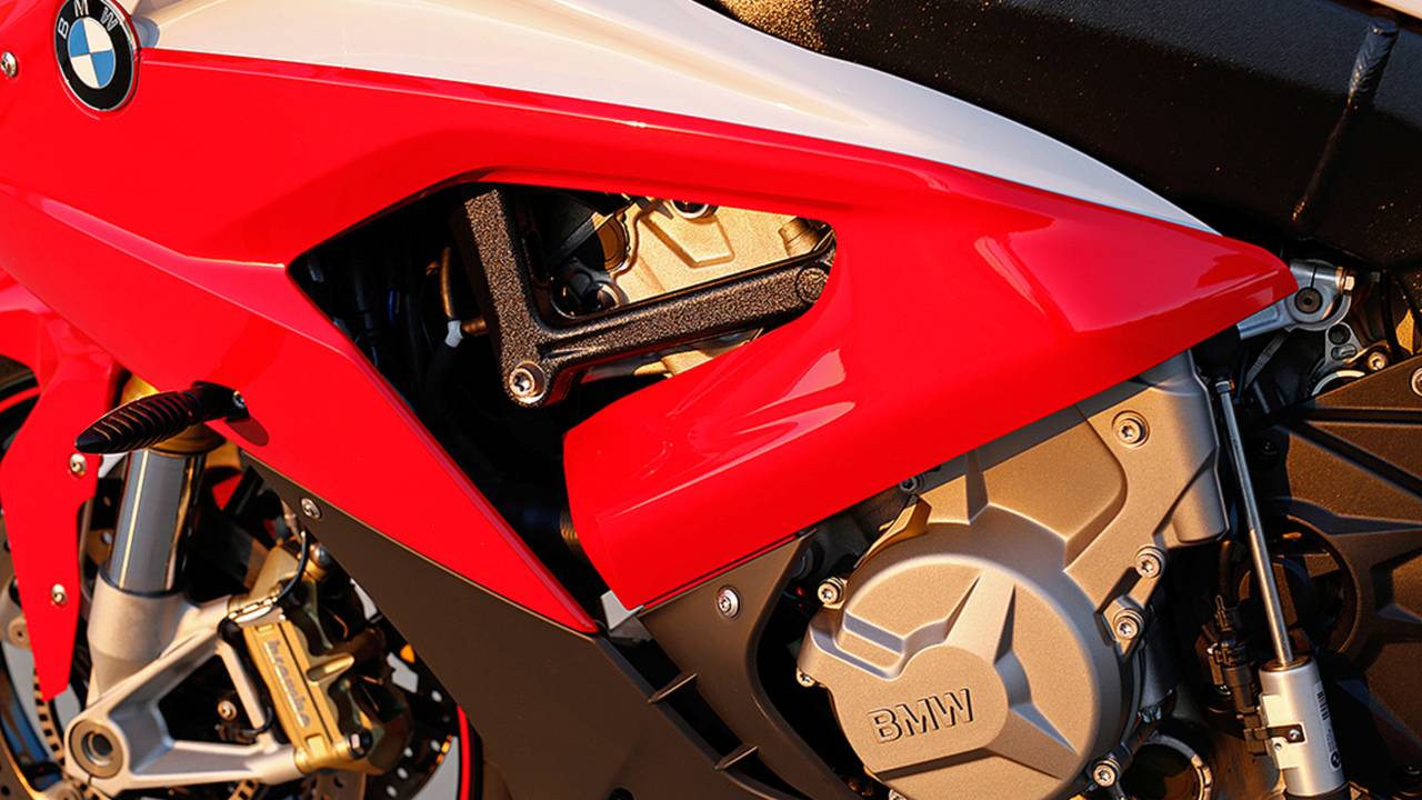 BMW's Fast Bike Just Got Faster: the 200hp 2015 BMW S1000RR - 2014 Intermot