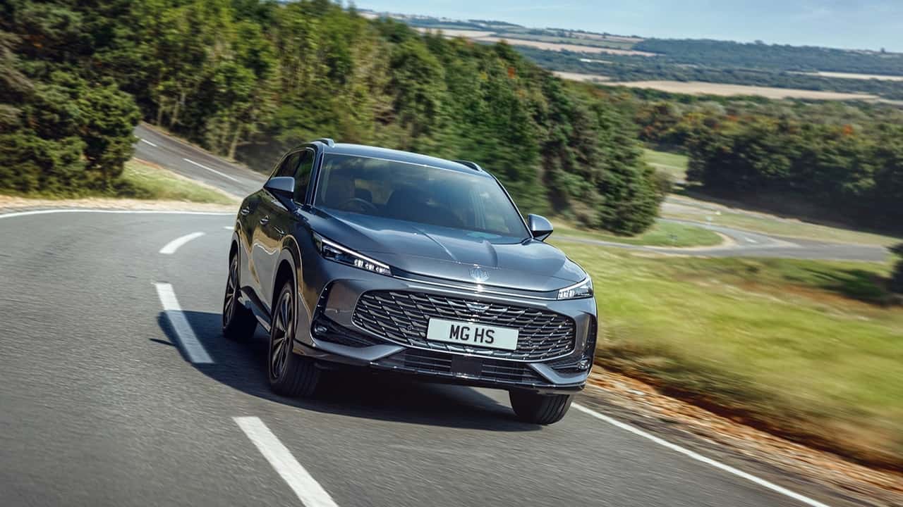 La MG HS diventa un SUV full hybrid