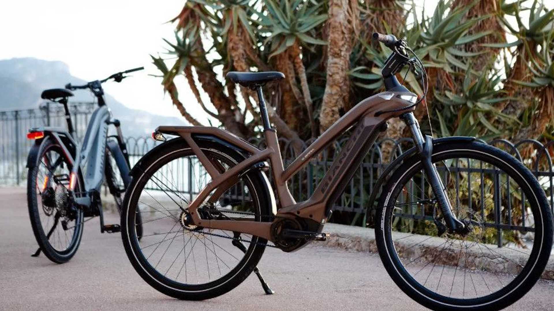 Bianchi Teams Up With Nico Rosberg To Launch New Colors For The E-Omnia