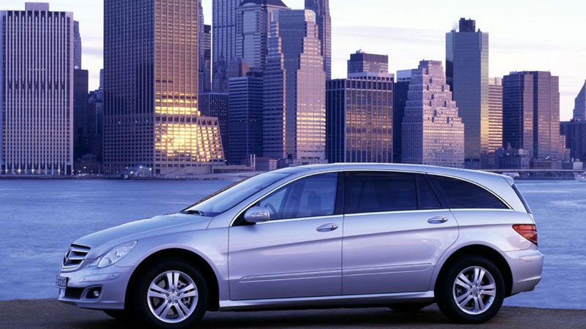 Mercedes-Benz Classe R - News, Foto, Video, Listino