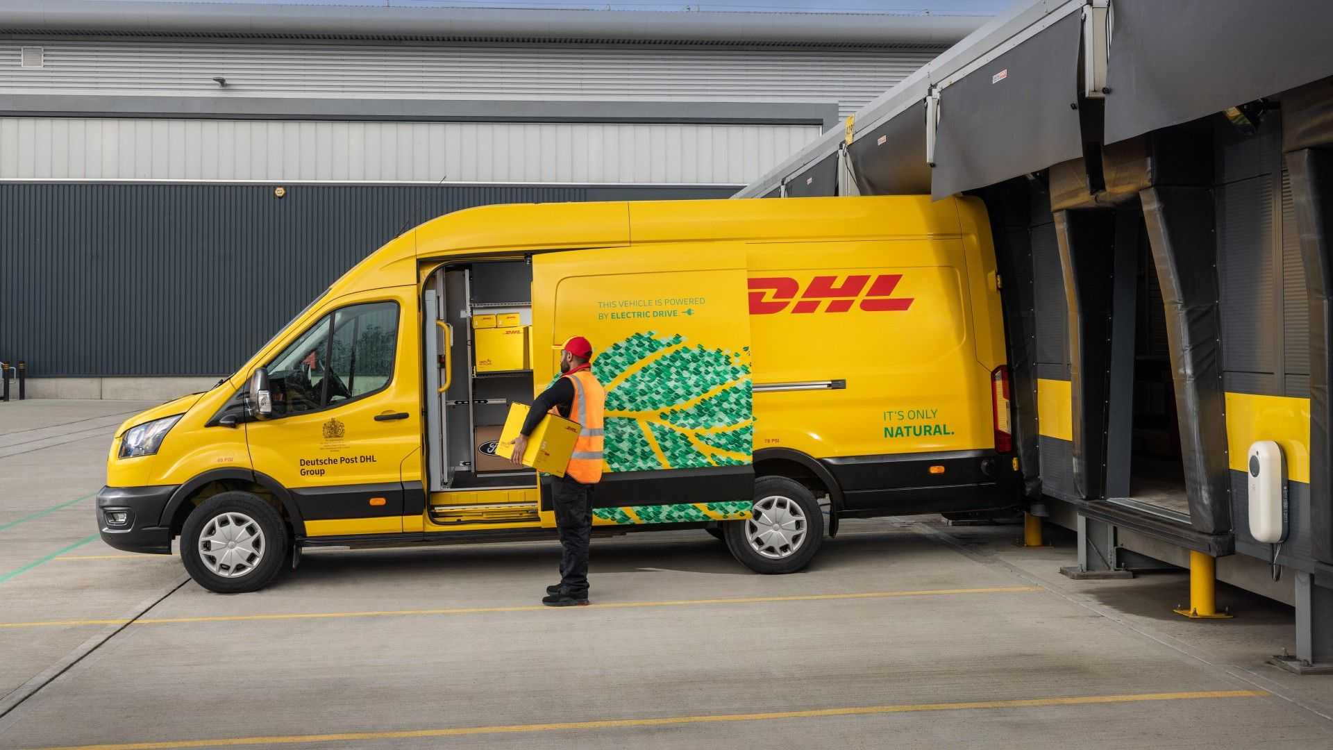 DHL já está testando a Ford Transit Elétrica no Brasil