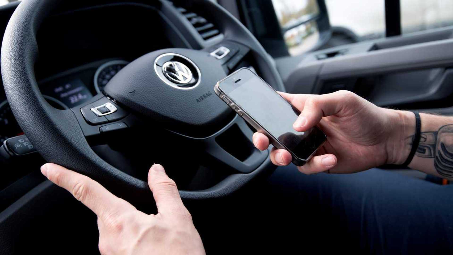 Less than half of van drivers using hands free tech despite sanctions