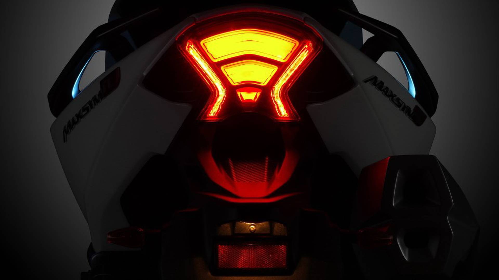 SYM desvela su Maxsym TL1, que se presentará en el EICMA