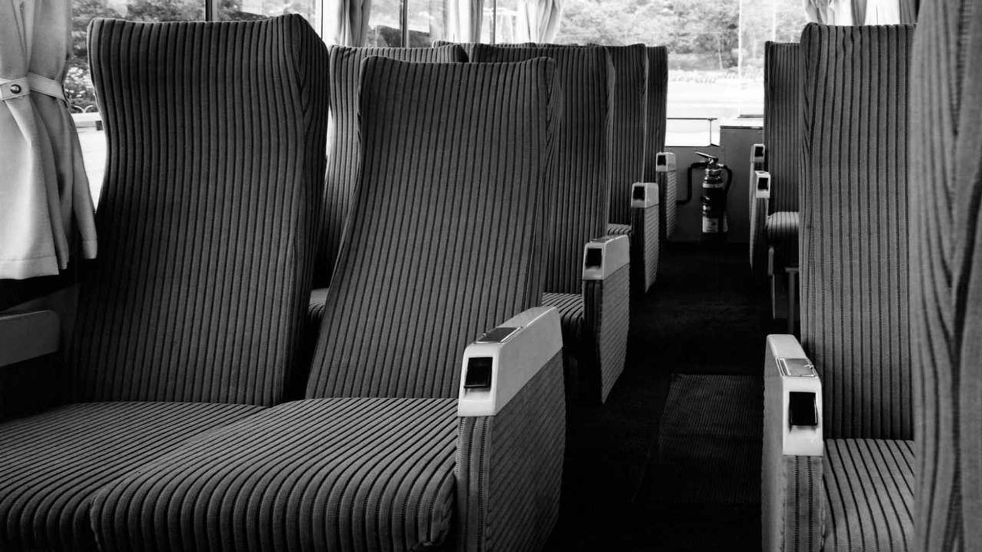 Mazda Parkway 26, Bus Bermesin Rotari tapi Tak Laku di Pasaran