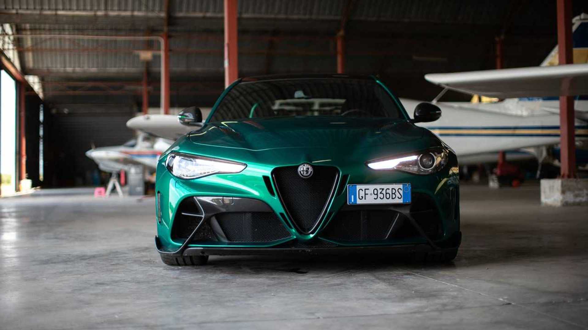 Alfa Romeo Giulia GTAm contra Giulia GTAm - Todo sobre coches