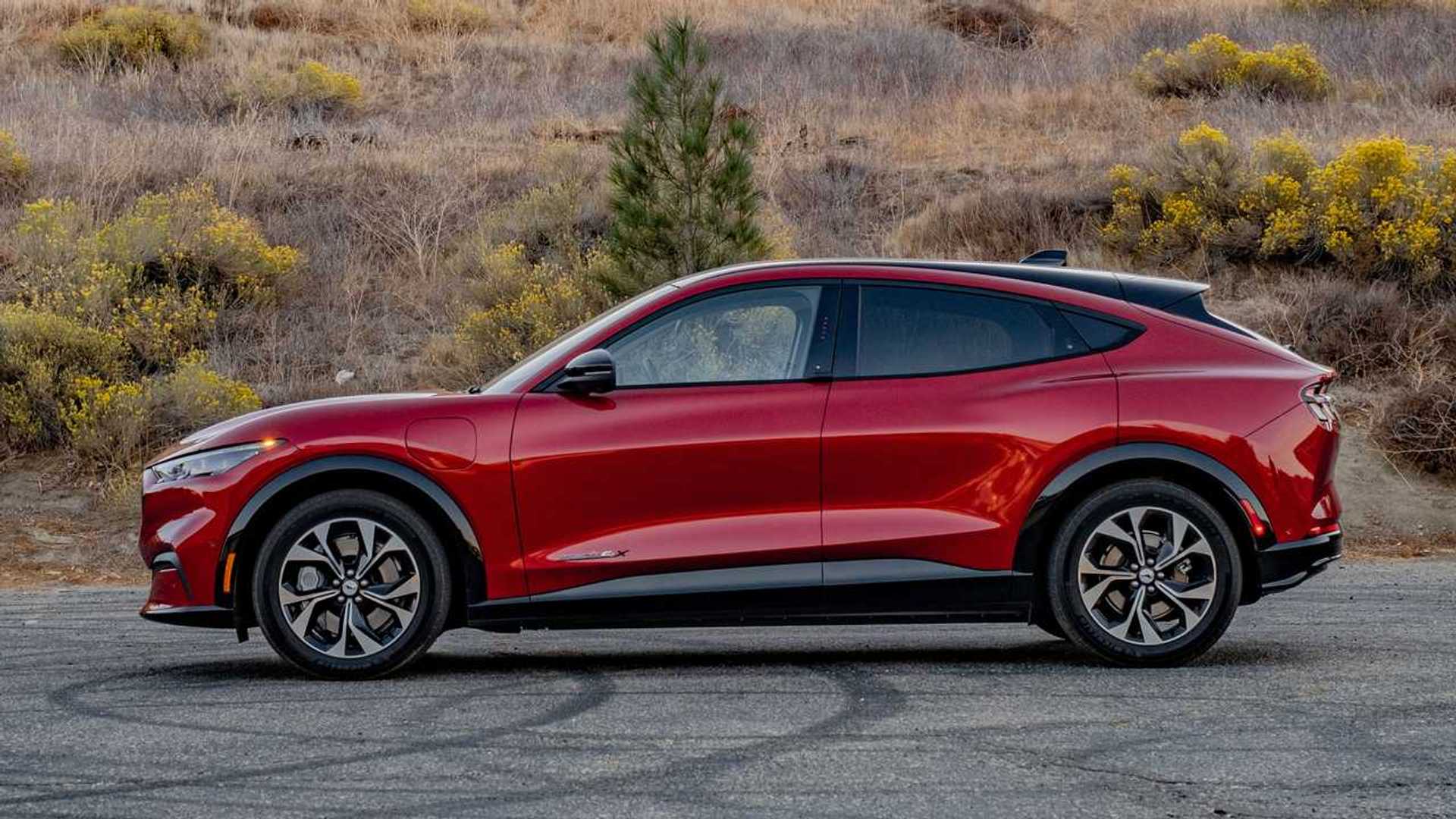 US: Ford Sold Over 3,000 Mustang Mach-E In November 2021