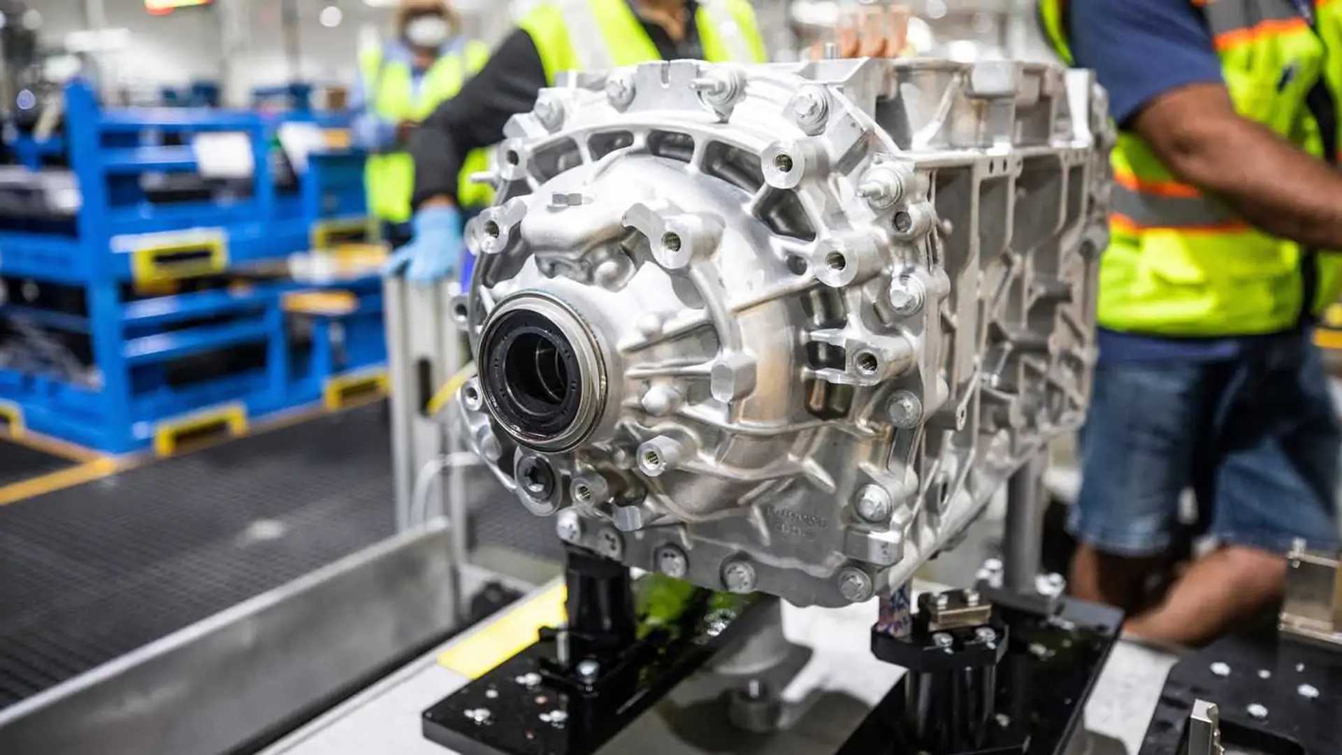 Ford Van Dyke Electric Powertrain Center - InsideEVs Brasil Fotos