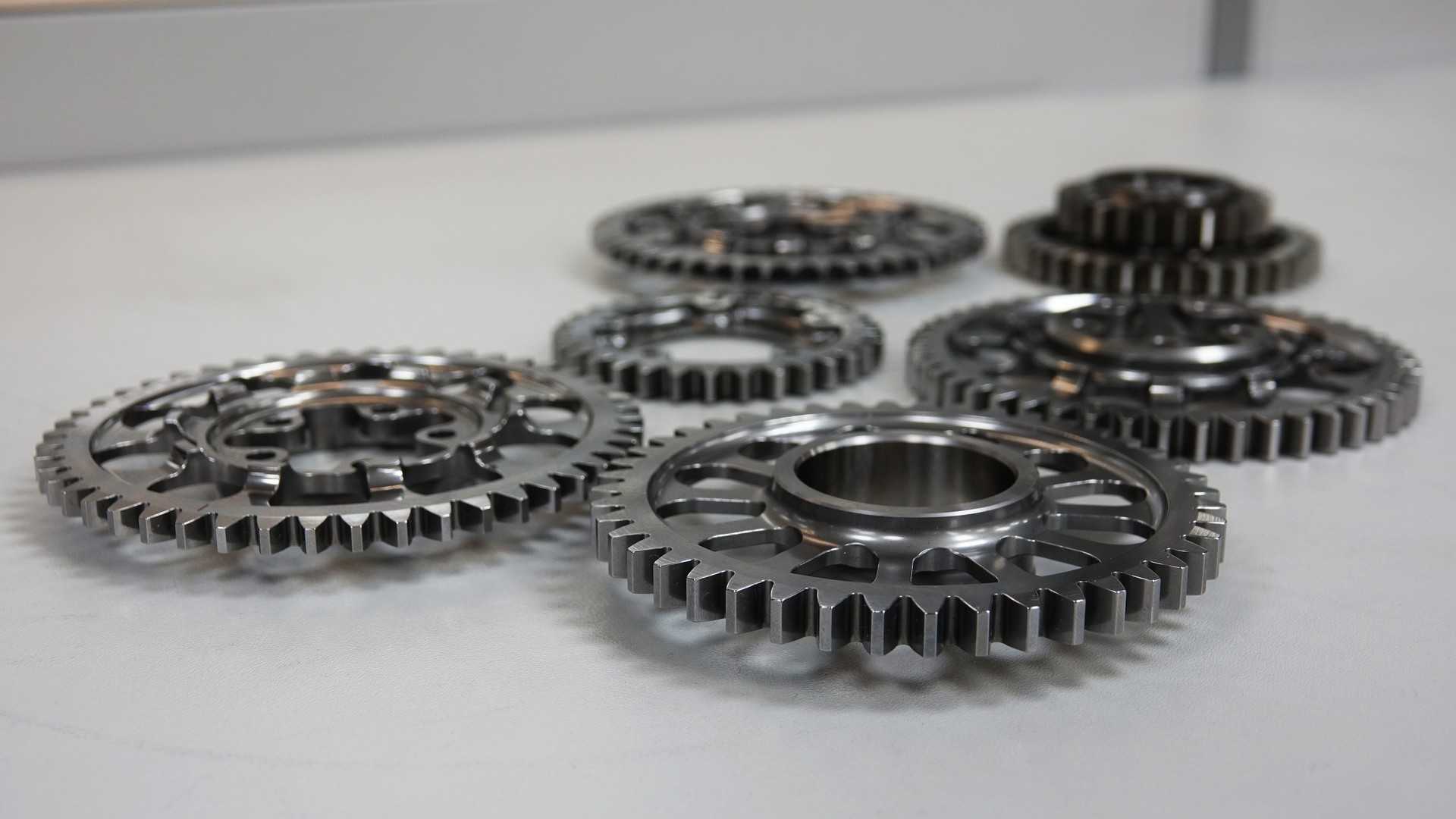 Voici le V12 atmo' de 1000 ch de l'Aston Martin Valkyrie