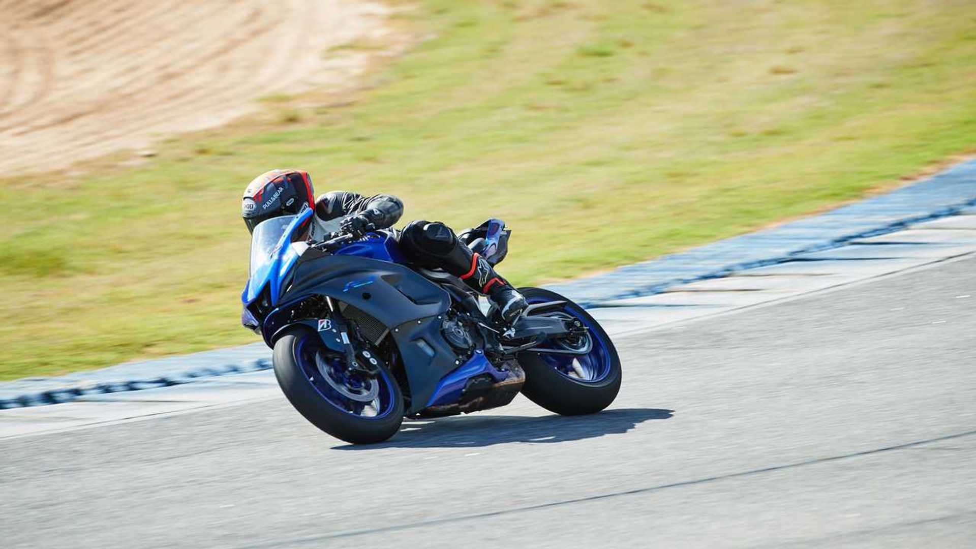 Ulasan Yamaha YZF-R7: Motor Supersport dengan Manuver yang Nyaman