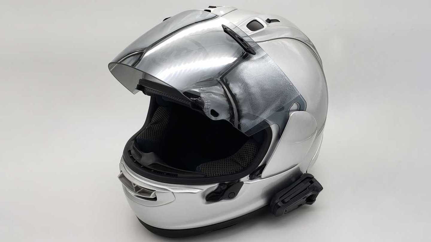 Gear Review: Cardo Packtalk Black