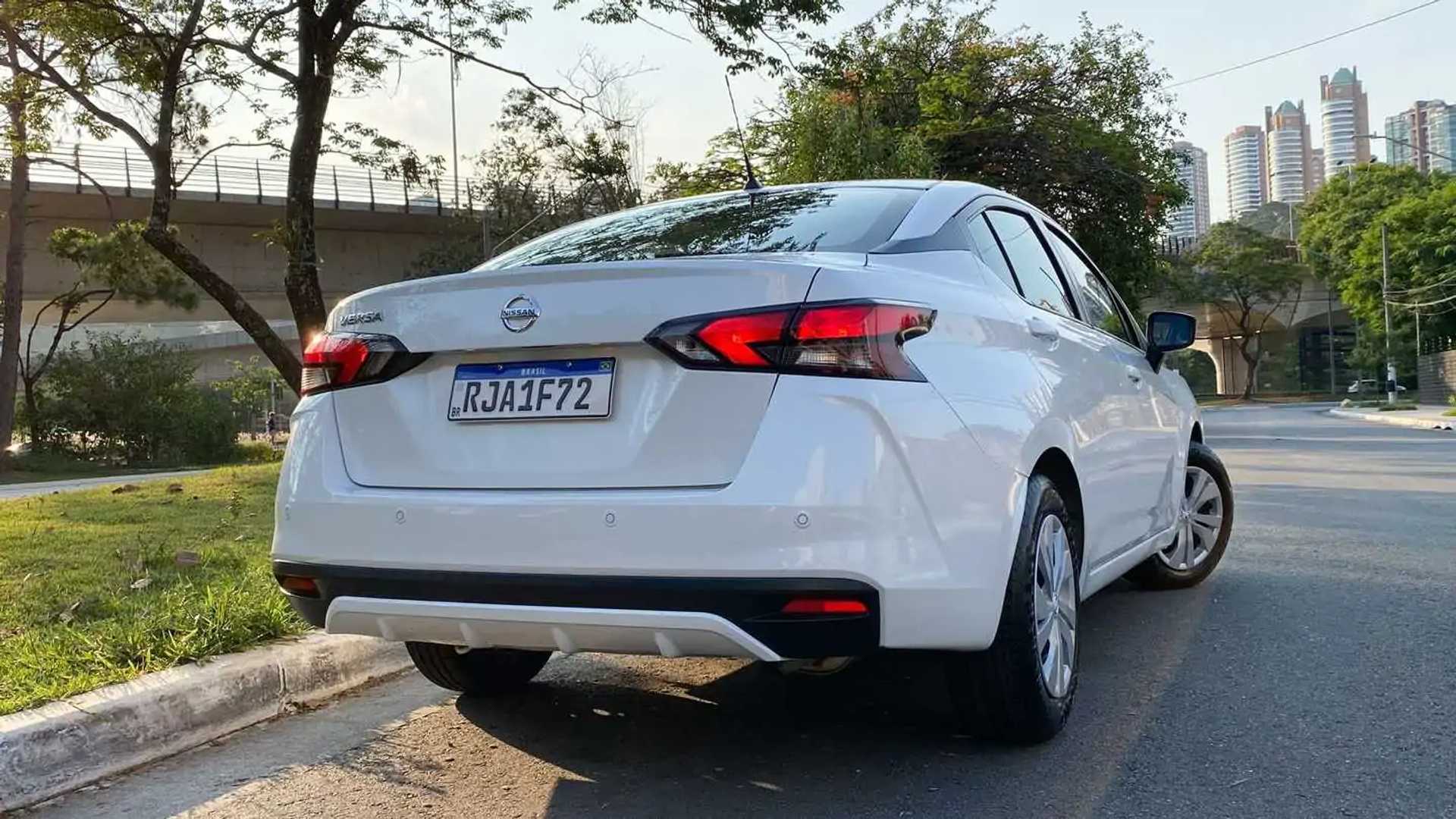 Teste: Nissan Versa Sense 1.6 manual entrega o básico com dignidade