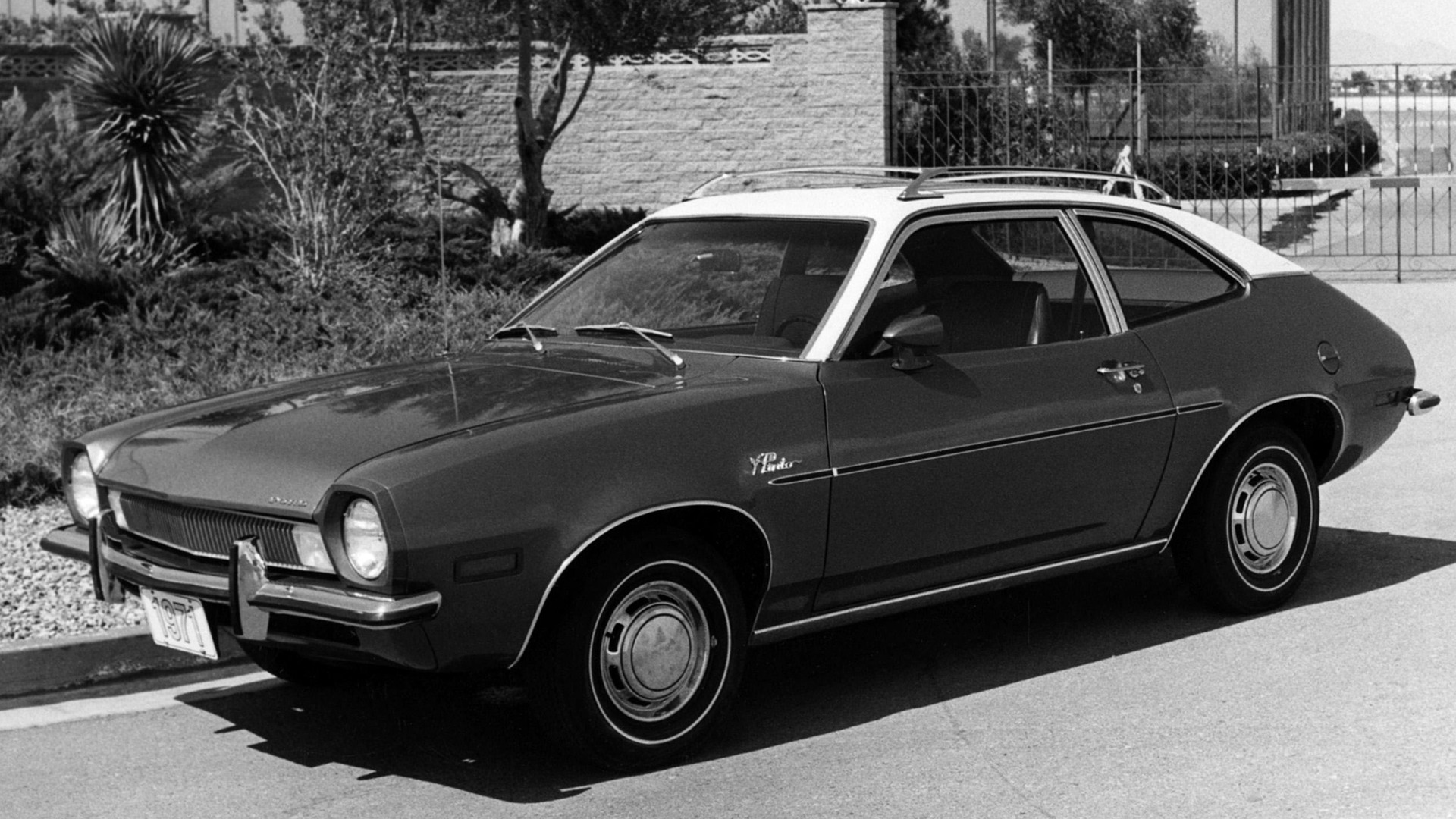 Sortie de route - La Ford Pinto et son réservoir explosif