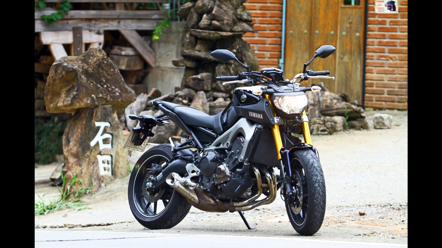 Avaliação: Yamaha MT-09 empolga pelo "custo-diversão"