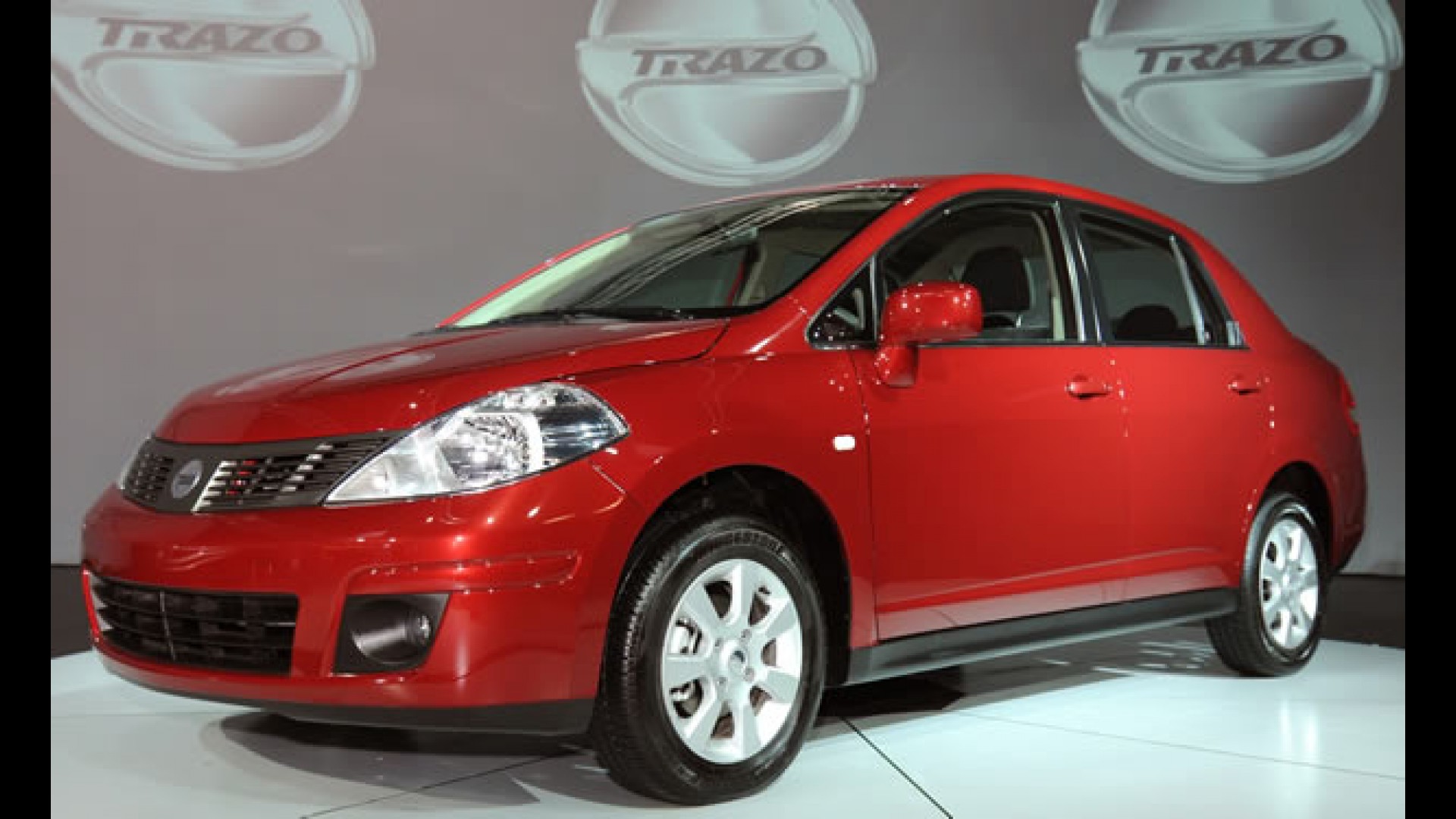 Nissan Tiida Sedan sai de linha este mês no México - Sentra e Tiida ...