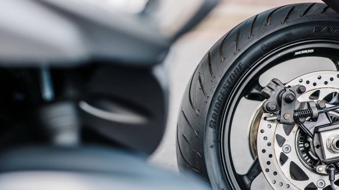 Bridgestone lanza sus nuevos Battlax SC2 y SC2 Rain para maxiscooters