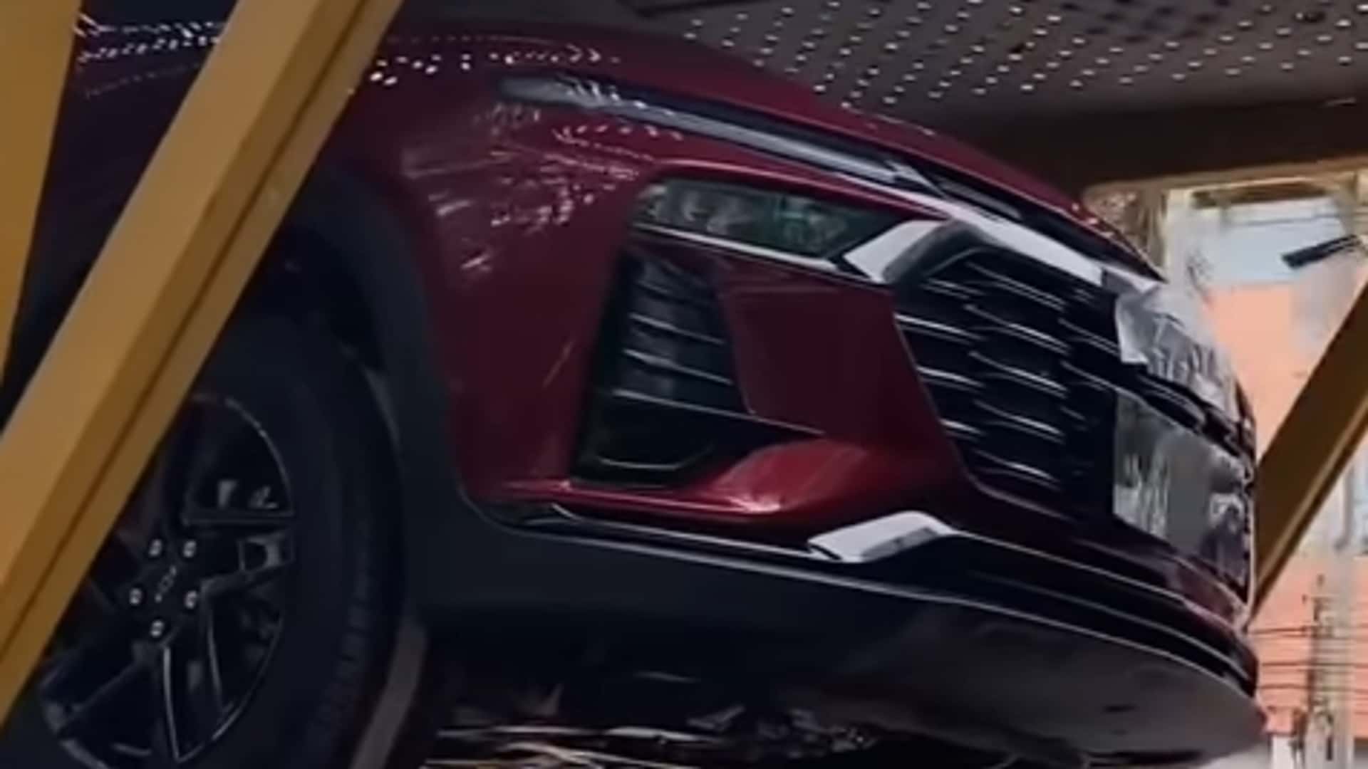 Flagra: novo Chevrolet Tracker 2026 já está indo para as lojas