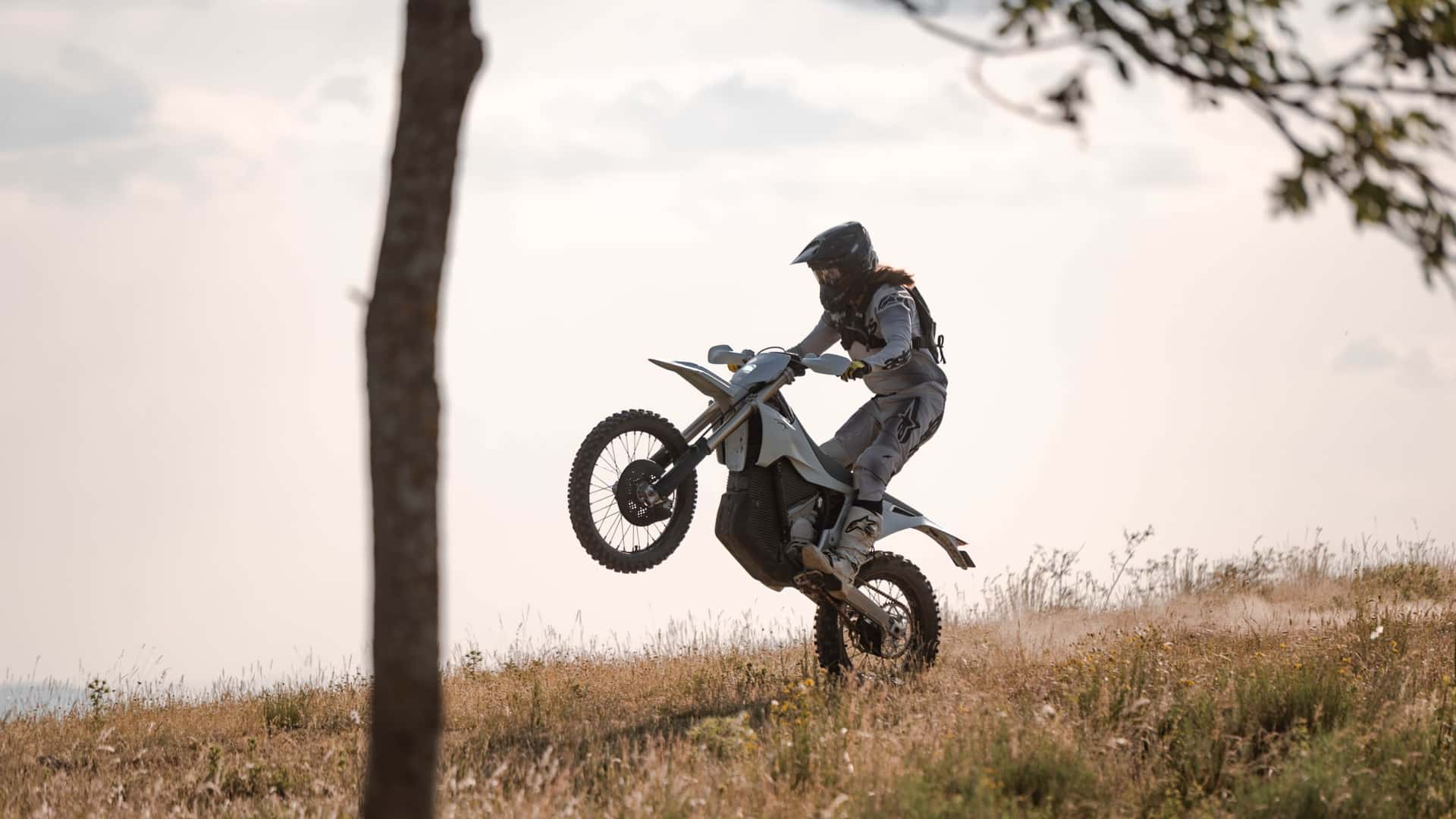 Stark’s EX Is So Futuristic It Has Gone Full Circle, Like Riding Horseback