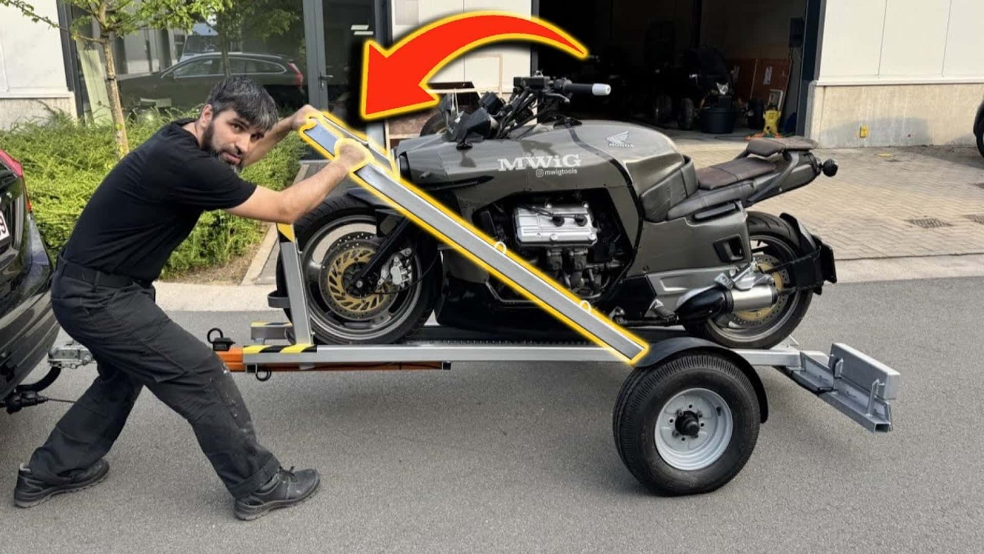 This Guy Solved Solo Motorcycle Hauling, Built His Own Trailer