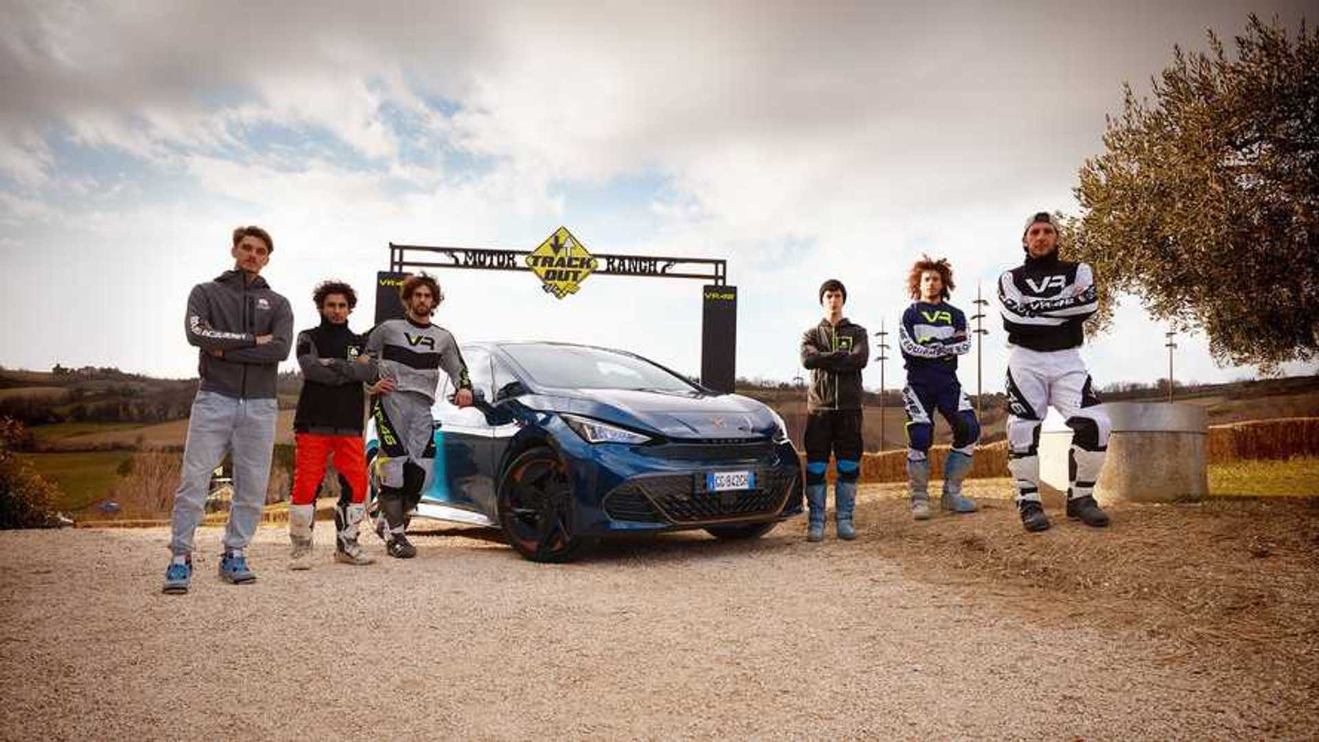 Keseruan Pembalap VR46 Academy Jajal Cupra Born di Tavullia Ranch