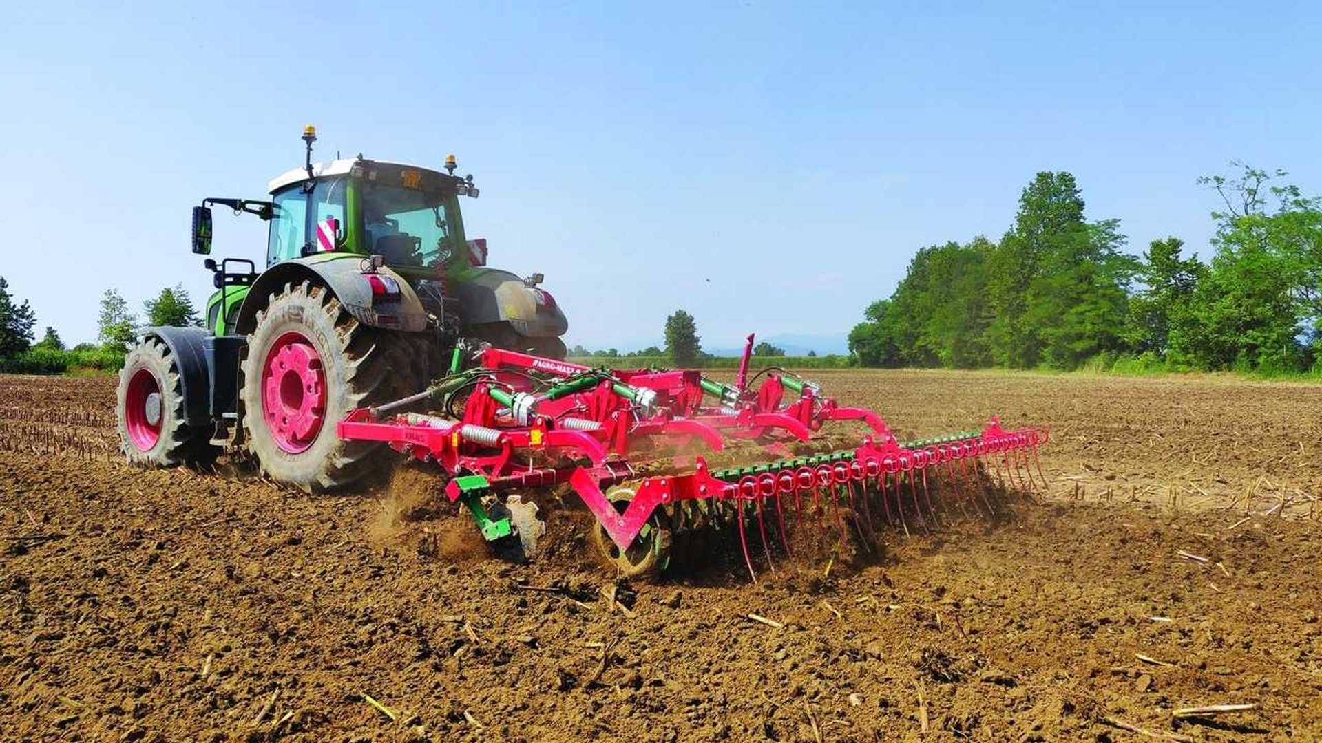 Coltivatore ad ancore RUNNER 40 di AGRO-MASZ: il test